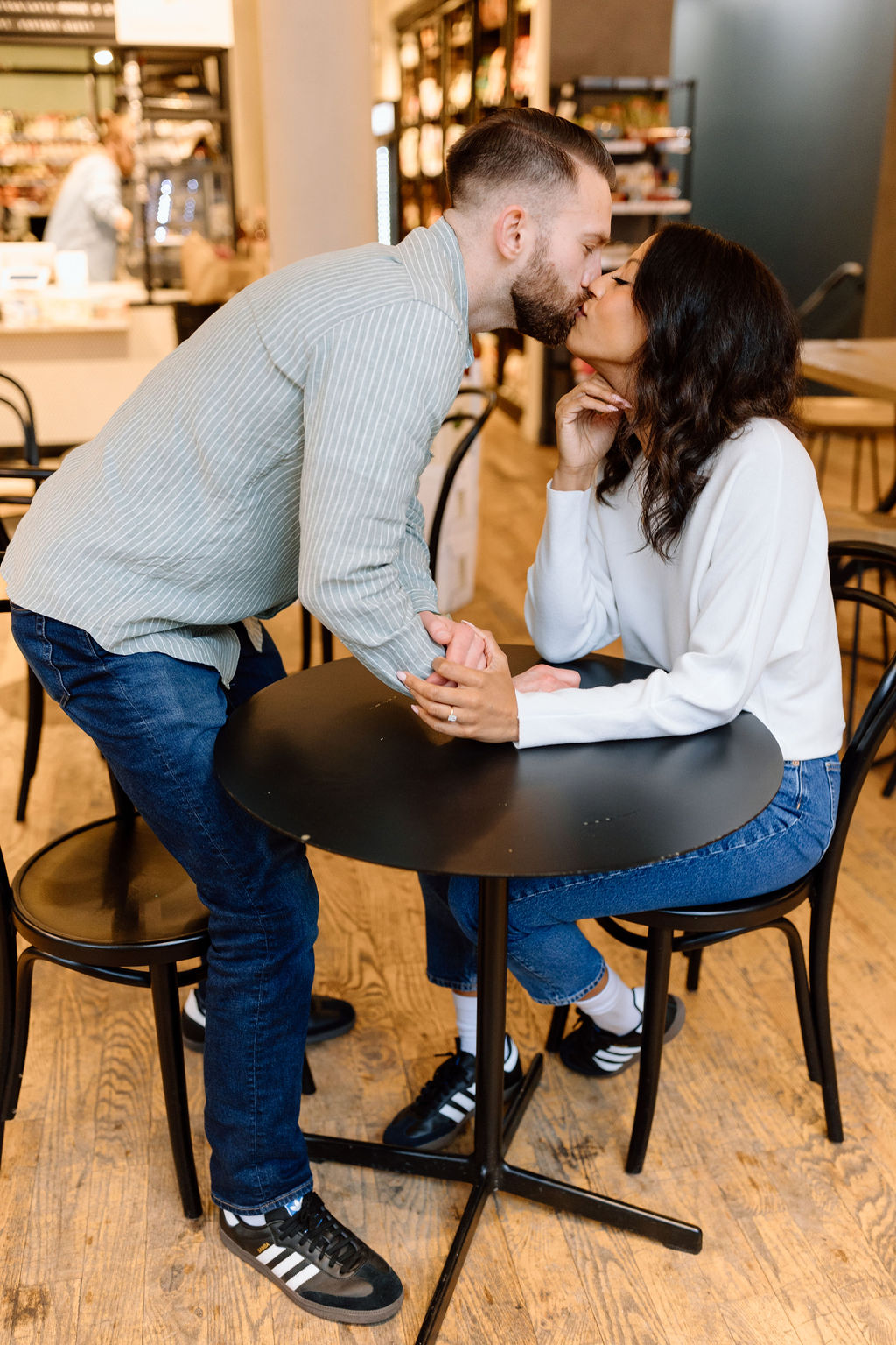 Coffee Shop Engagement Session in Chicago | alyeskaromanphotography.com